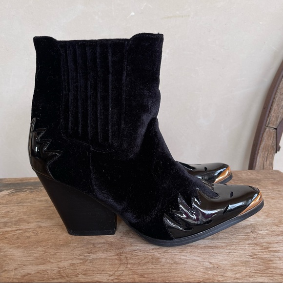Cape Robbin | Shoes | Cape Robbin Black Velvet Patient Leather Western ...